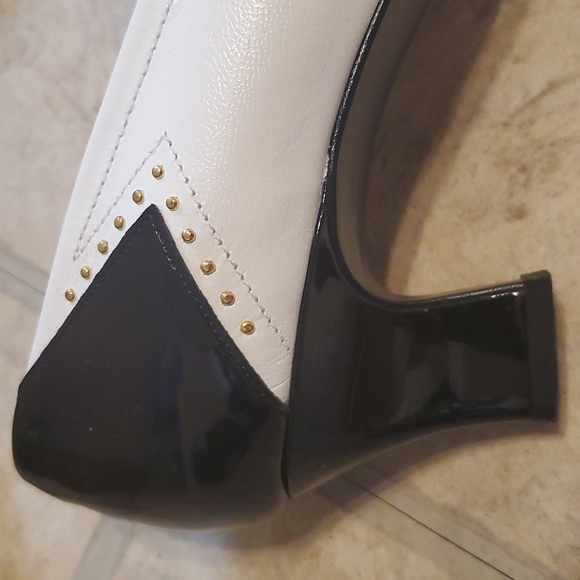 Selby | Shoes | Selby Comfort Flex Gabby White Black Gold 2 Inch Heels ...